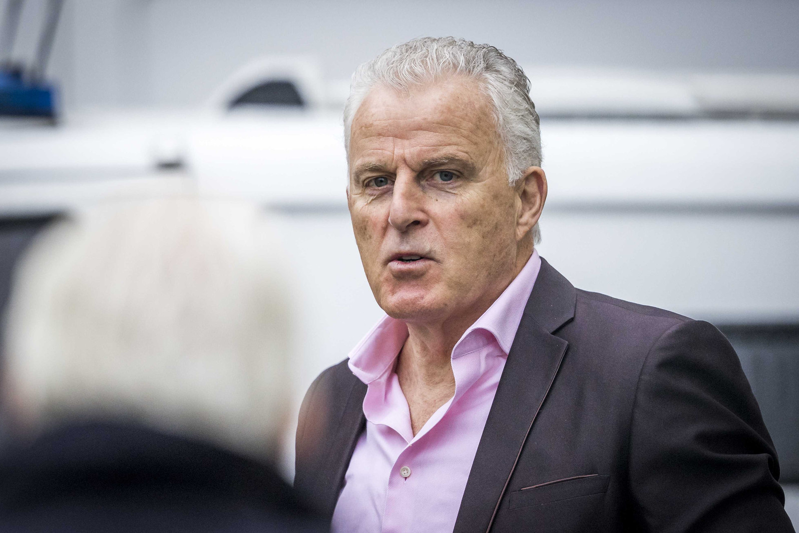 Peter R. de Vries stond op een dodenlijst. Waarom werd hij niet beter beveiligd?