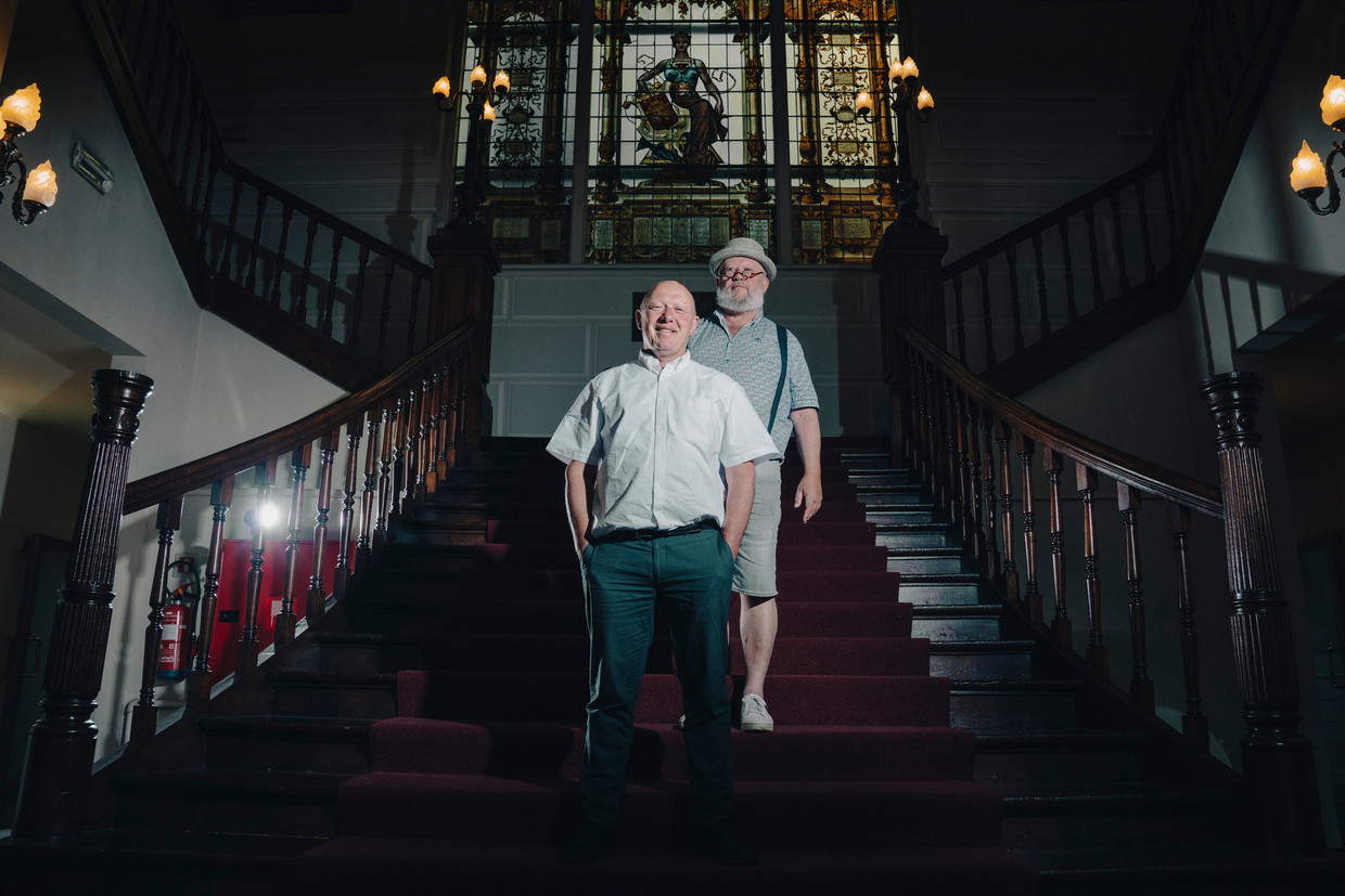 Broers Joost en Hans Bonte over armoede: ‘Je wordt beter geboren met ...