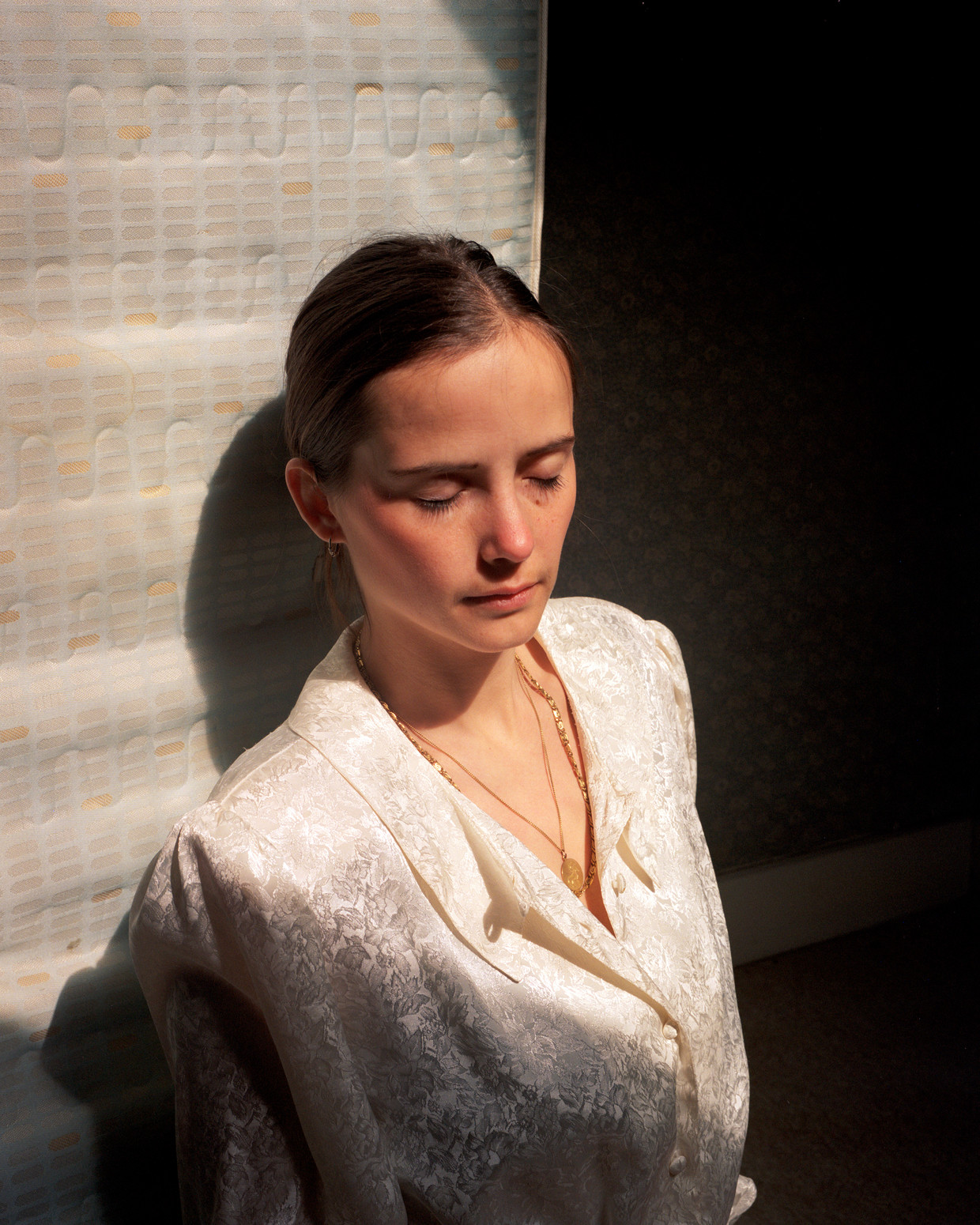 Het zachte rouwen van fotografe Josefien Tondeleir: ‘Door de kleren van ...