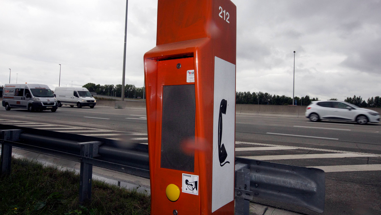 Praatpalen zijn vanaf morgen definitief uitgepraat | De Morgen