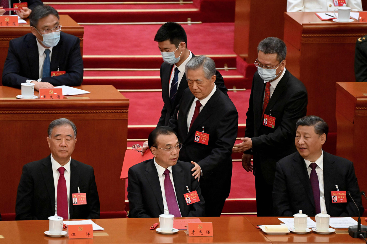 Golf van speculatie en censuur nadat Chinese ex-president Hu Jintao uit ...