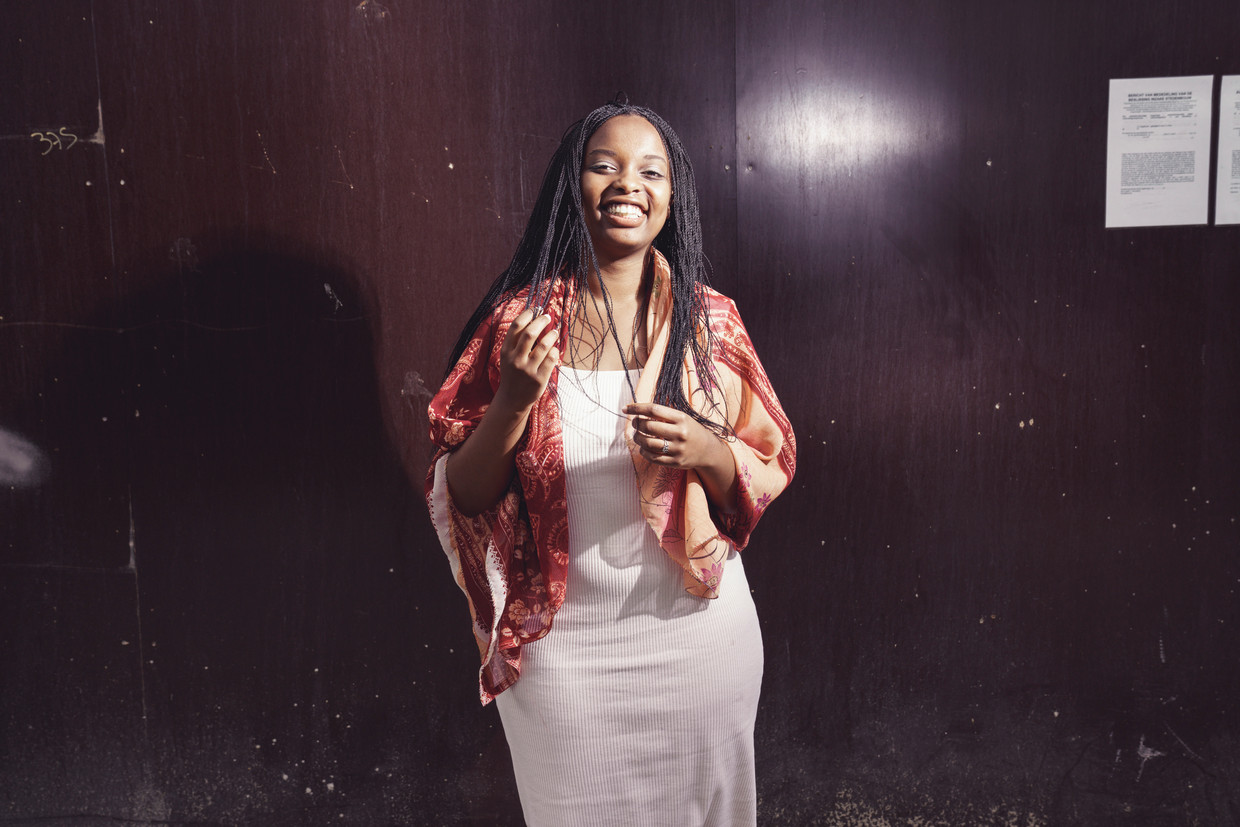 Lisette Ma Neza is de eerste Brusselse stadsdichter | De Morgen