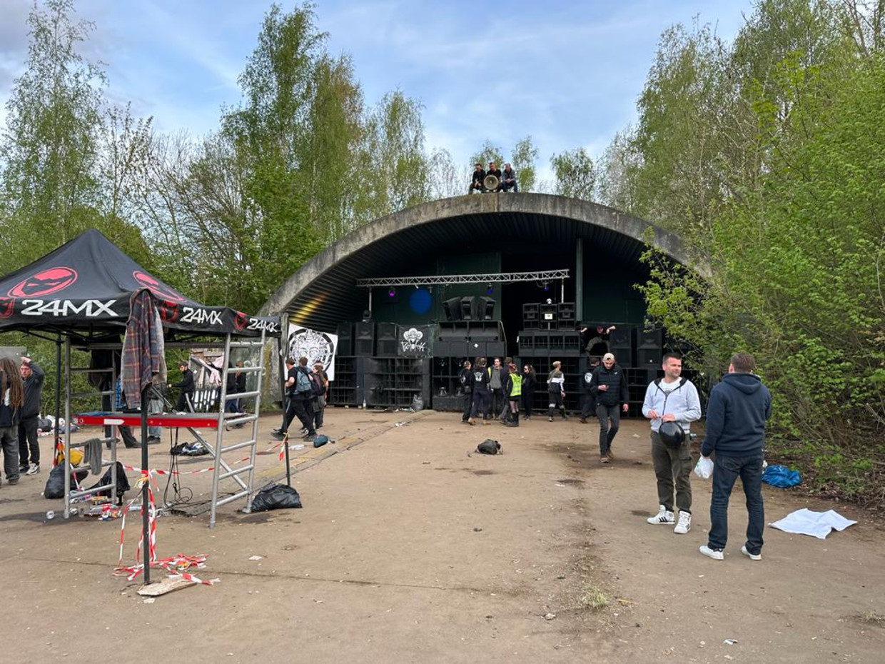 Zeven vermoedelijke betrokkenen van organisatie illegale raveparty Sint ...