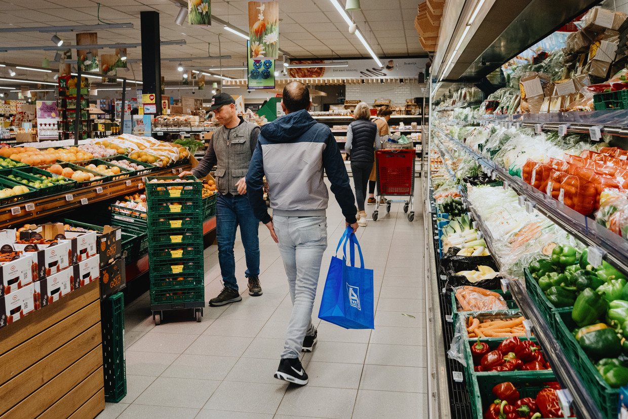 Lege rekken in uw supermarkt: wat is er aan de hand? | De Morgen
