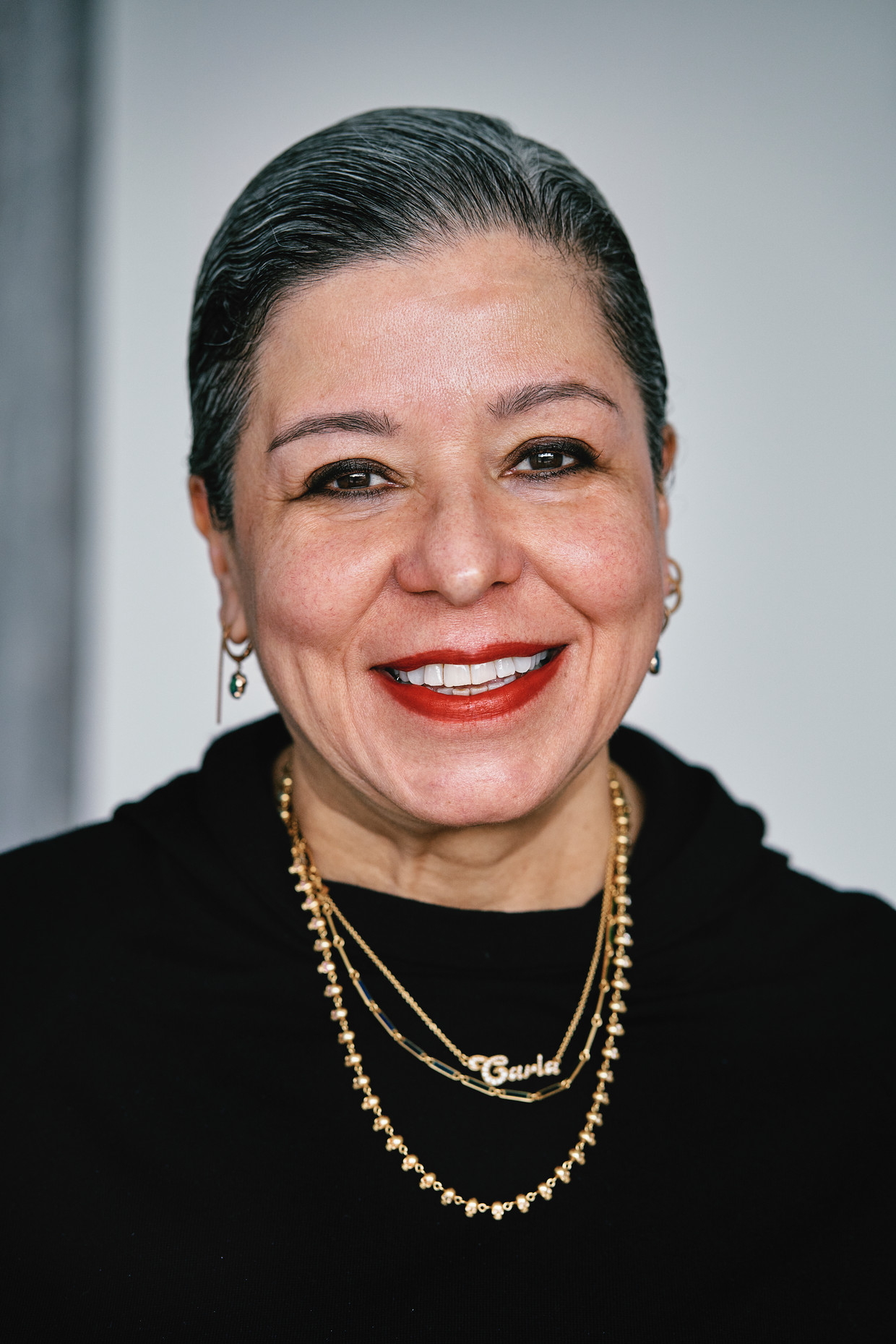 Kunstenares Carla Arocha kijkt met bang hart naar situatie in haar ...