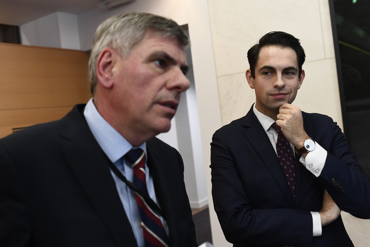 Tom Van Grieken trekt Vlaamse lijst Vlaams Belang in Antwerpen, Filip Dewinter duwt