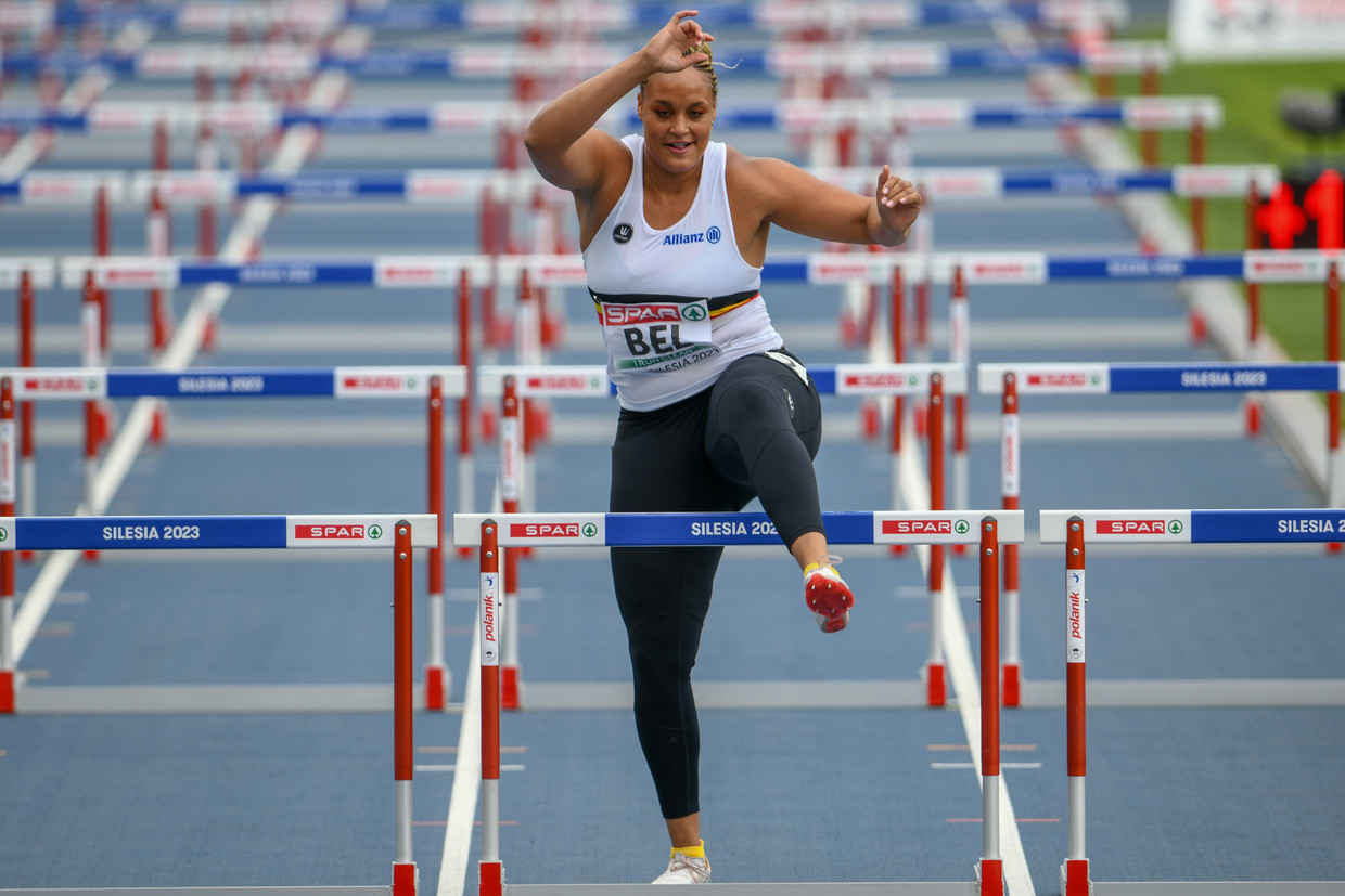 Belgische kogelstootster Boumkwo gaat viraal nadat ze inspringt tijdens ...