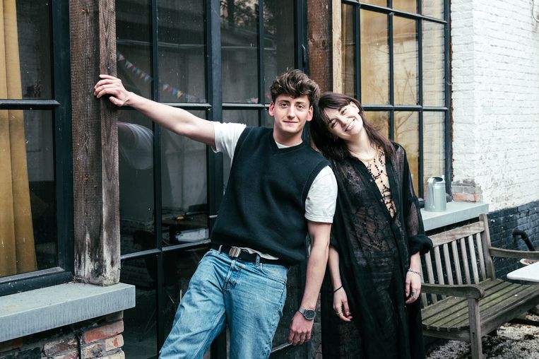 ‘De vrouwen in de familie zijn bovenmenselijk sterk’: actrice Violet ...