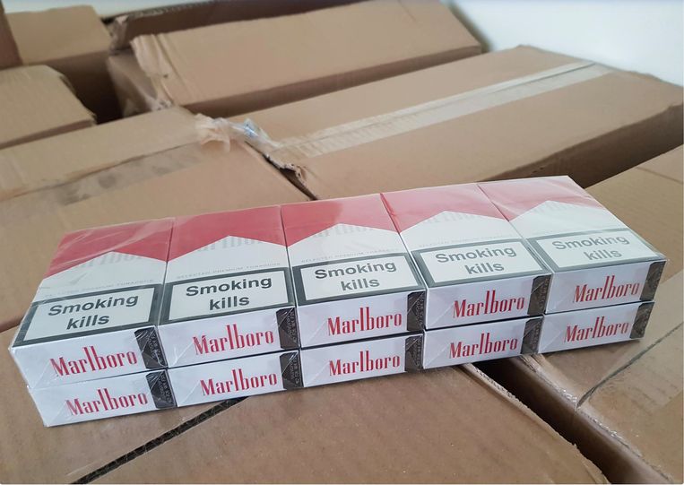 57 miljoen sigaretten en ruim 48 ton tabak in beslag genomen, vijftien ...