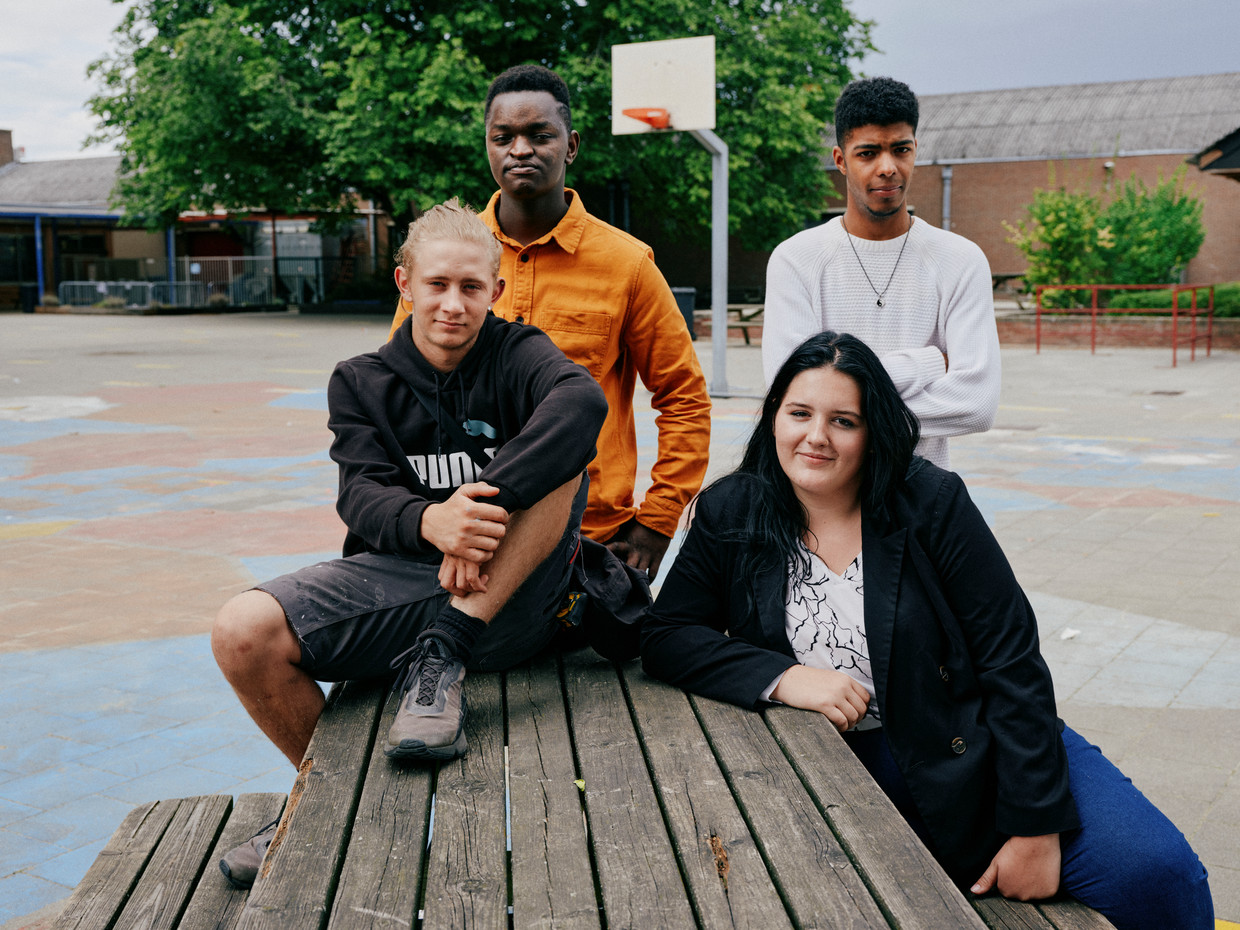 De leerlingen van het stadsgedicht van Ruth Lasters: ‘Het wordt er ...