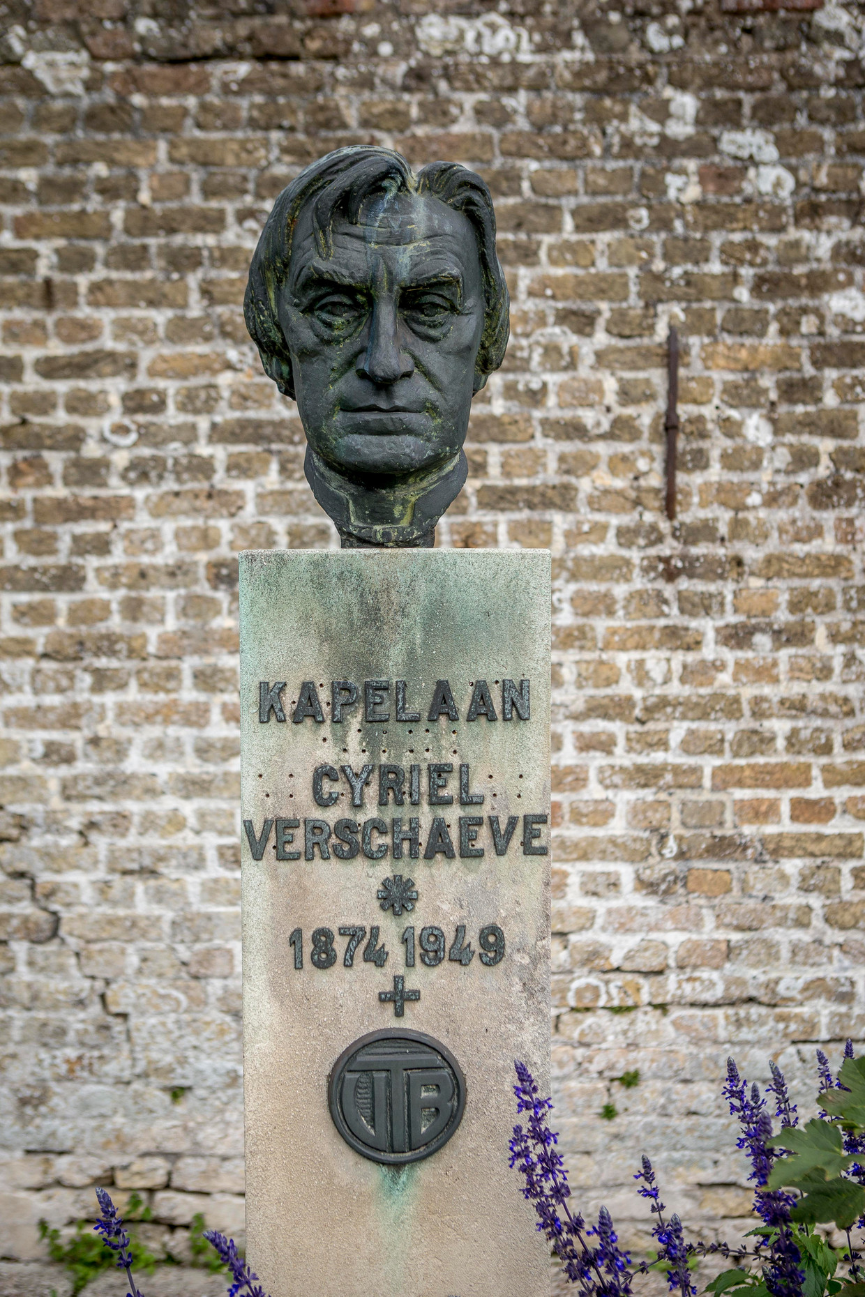 Alveringem, waar de geest van Cyriel Verschaeve nog rondwaart