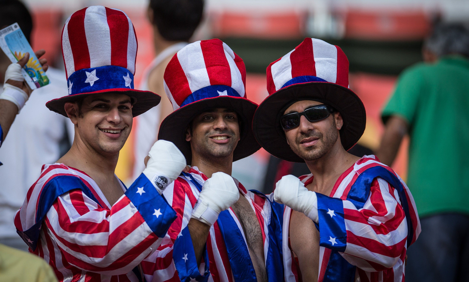 In de late herfst bindt het WK voetbal de strijd aan met het American ...