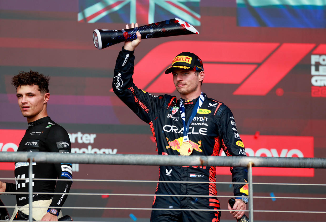 Max Verstappen wint zijn vijftigste grand prix, de vijftiende dit seizoen