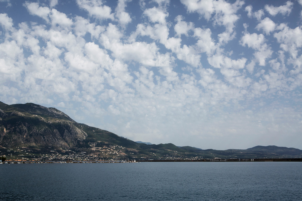 Een van de grootste jachten ter wereld schoot in actie bij scheepsramp ...