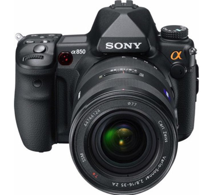 Onder de scanner - Sony Alfa 850 reflexcamera met Carl Zeiss-objectief