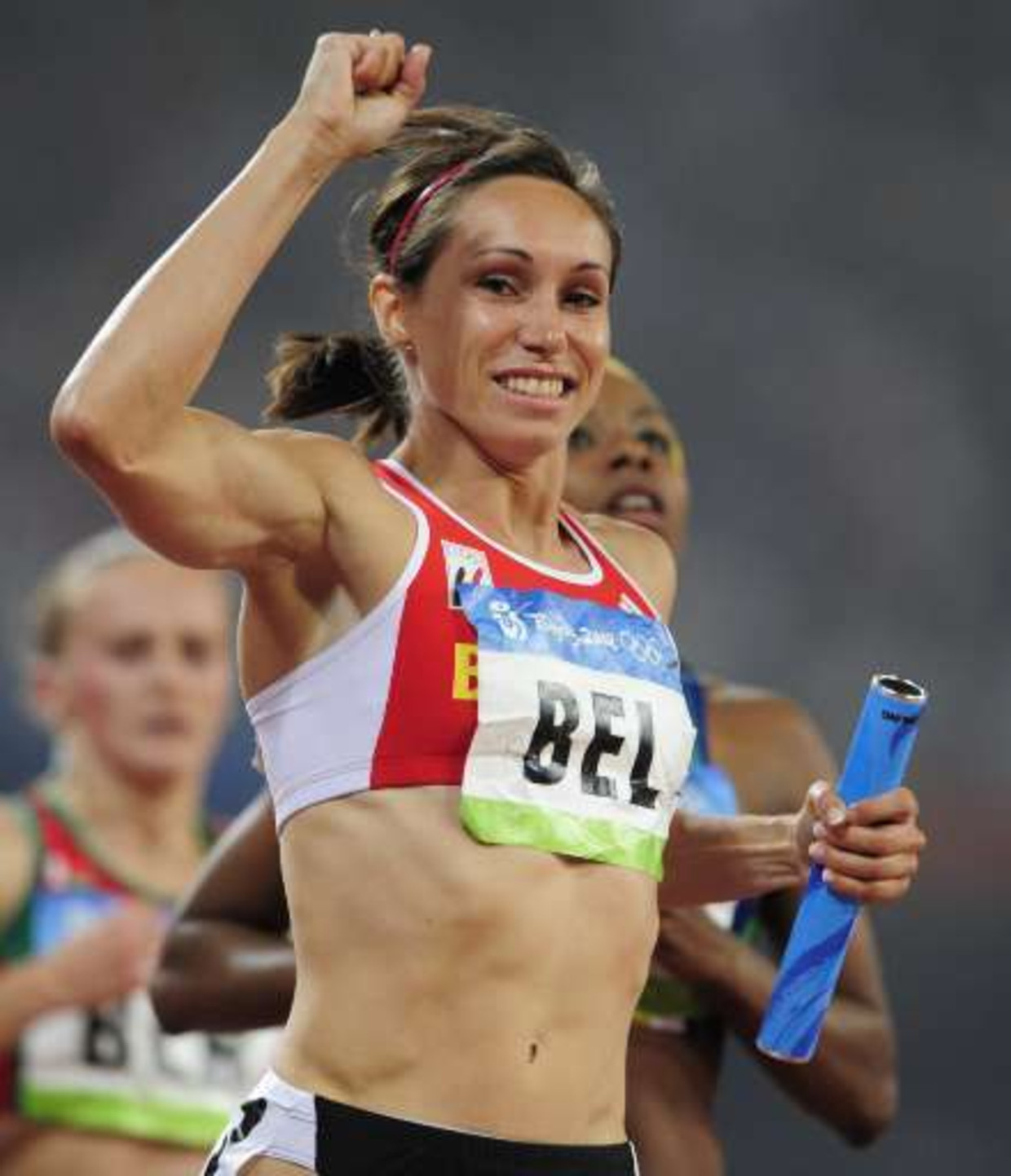 Kim Gevaert loodst aflossing met zege naar finale 4x100m | De Morgen