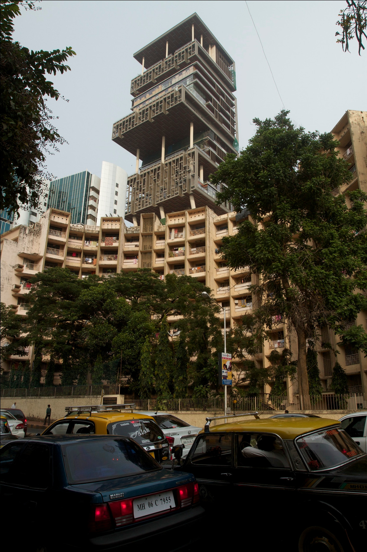 Rijkste Indiër bouwt duurste privéwoning ter wereld | De Morgen