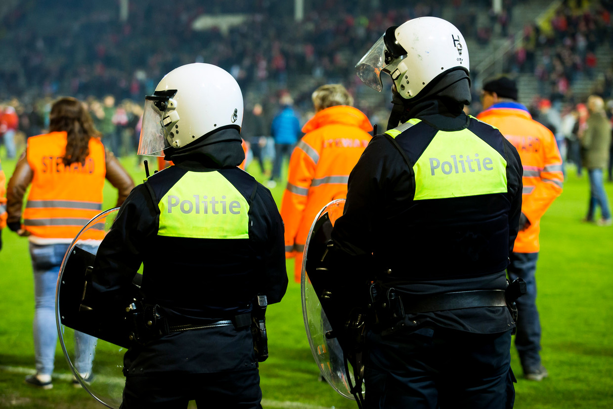 De 'heilige missie' van Antwerp: hooligans weren met toegangspoorten