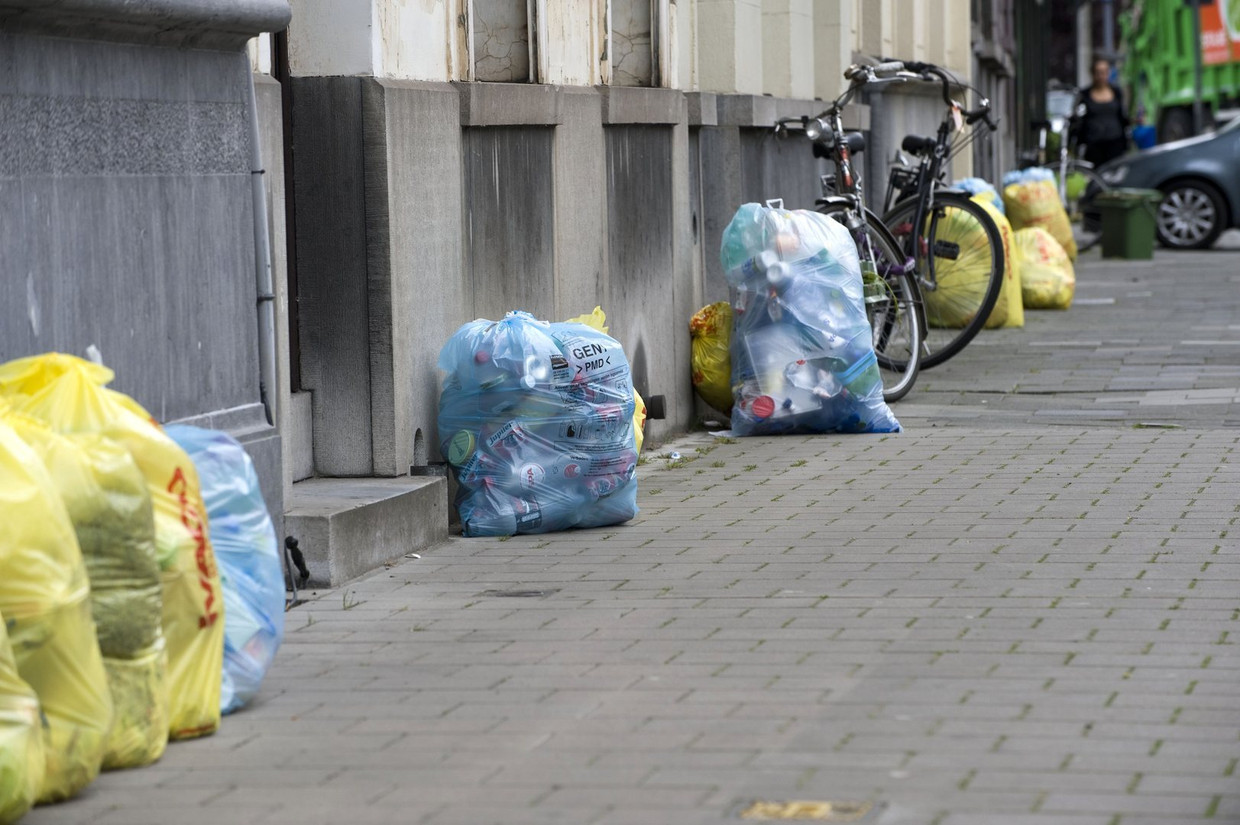 Rijke gemeenten mogen meer vuilnis buitenzetten | De Morgen