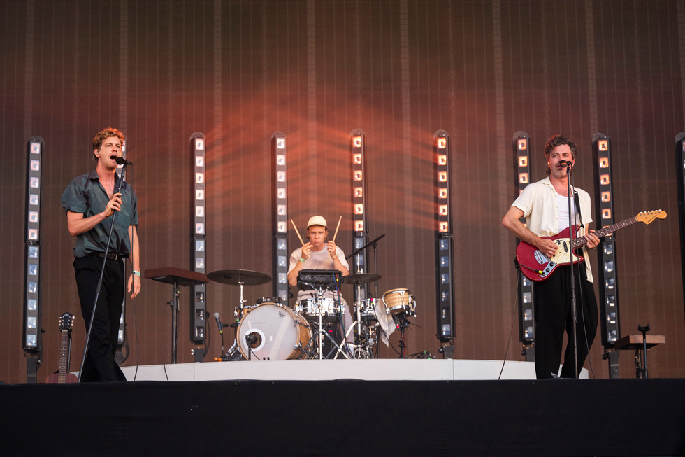 Live - Pukkelpop. Als Foals zich ergens in stort, dan leggen ze de kop ...