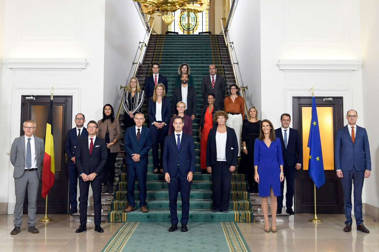 Nieuwe regering telt meer kabinetsleden | De Morgen