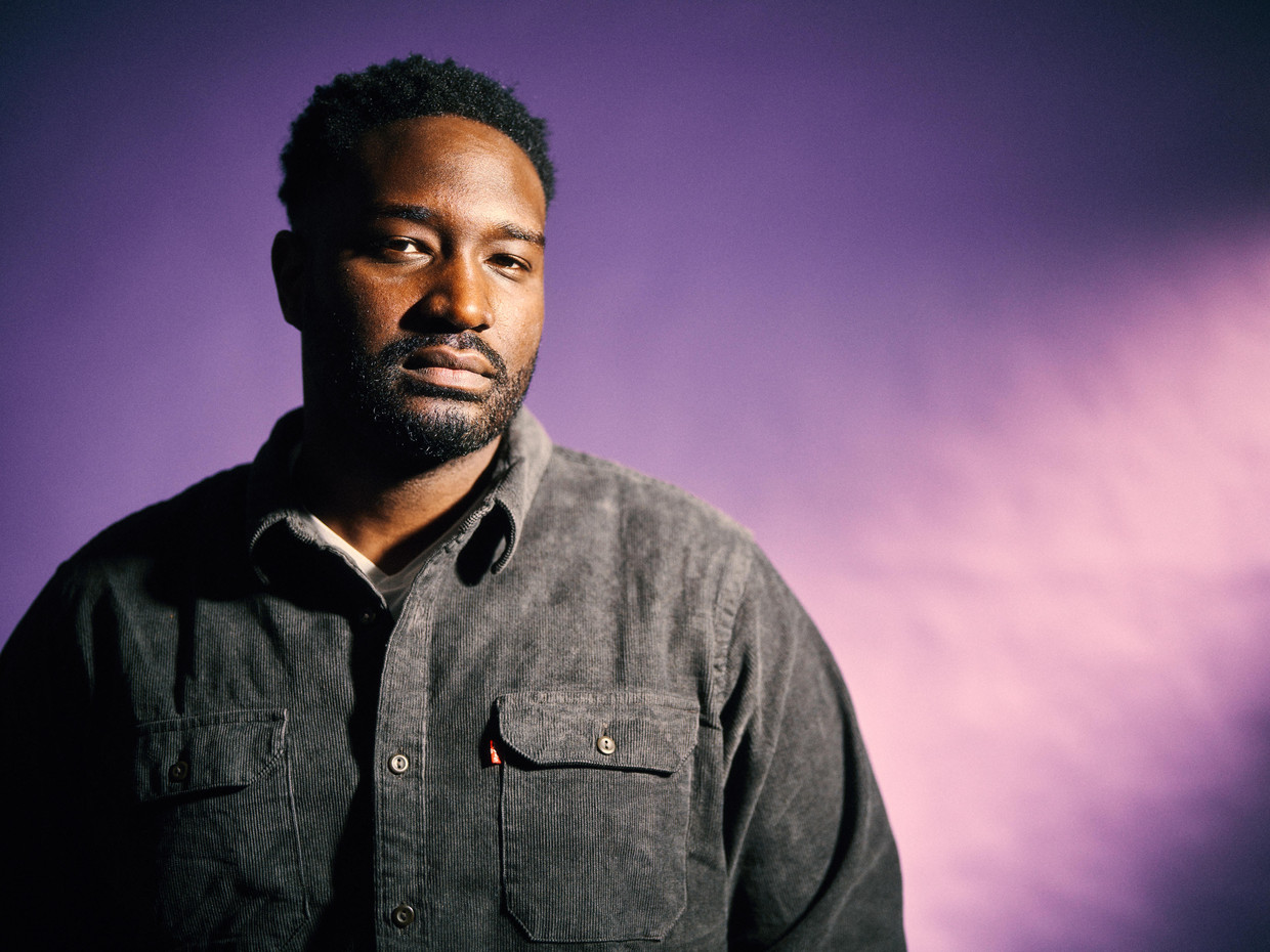 Hij kwam uit Rwanda met niets, nu wil hij jongeren leren om met geld om ...