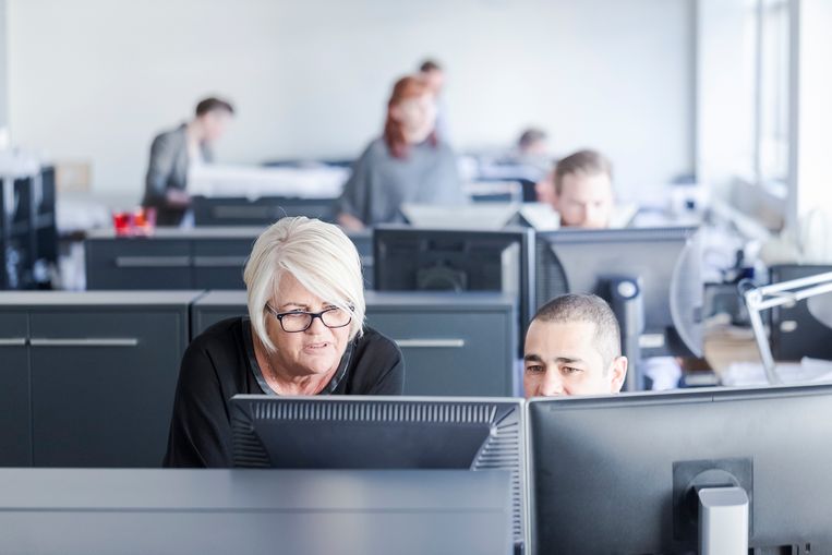 Bediende van 55 jaar verdient 75 procent meer dan 25-jarige collega