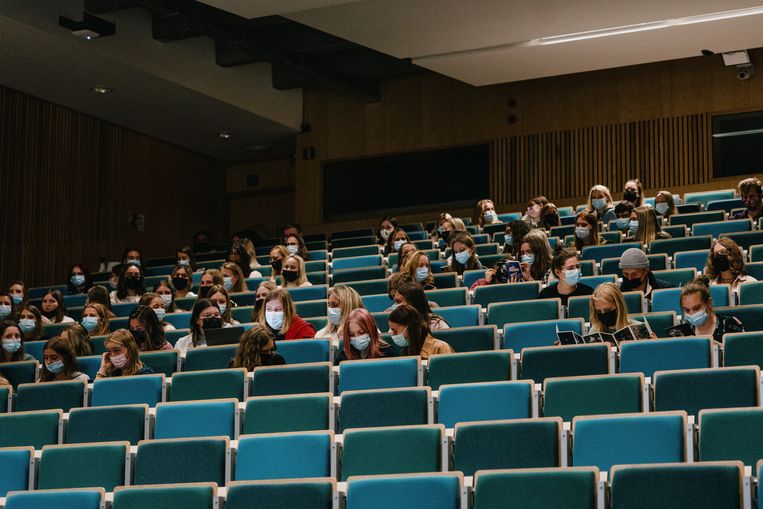 Decaan UGent stapt op na klachten over machtsmisbruik | De Morgen