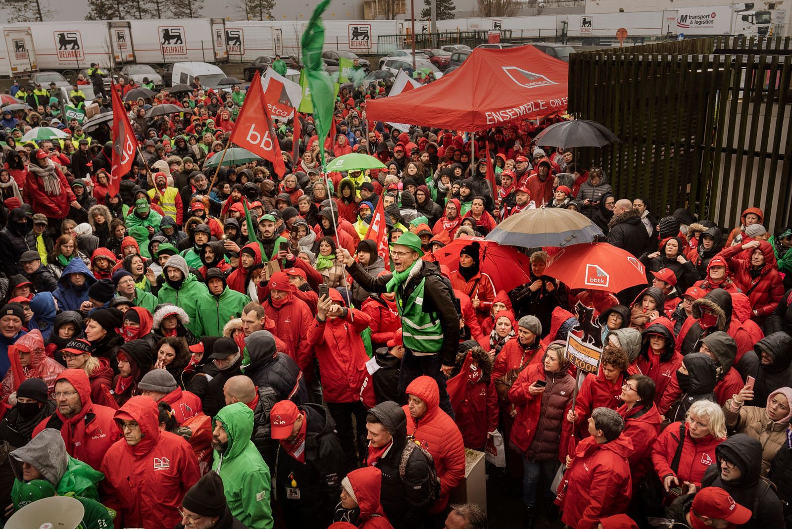 Stakingen in Nederland en Duitsland, pensioenrellen in Frankrijk ...