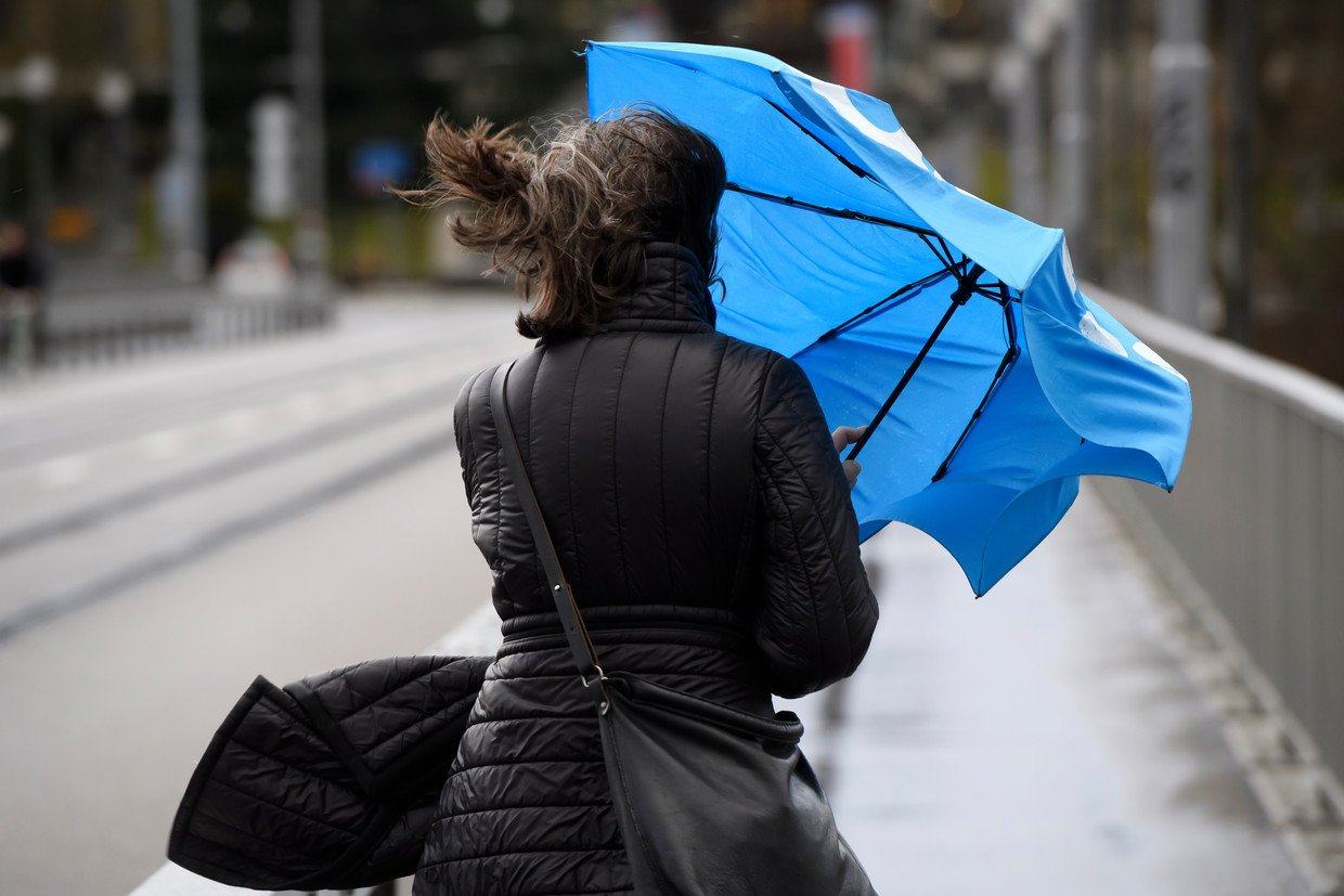Code geel nog steeds van kracht: ook vandaag felle neerslag en veel wind