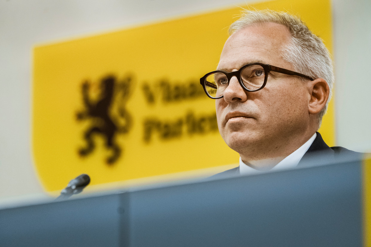 Diependaele weerlegt kritiek op premies voor elektrische wagen: ‘Focussen op onderste delen van ...