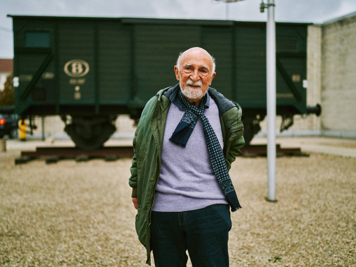 De onwaarschijnlijke ontsnapping uit een Auschwitz-trein: Simon Gronowski is de laatste die er ...