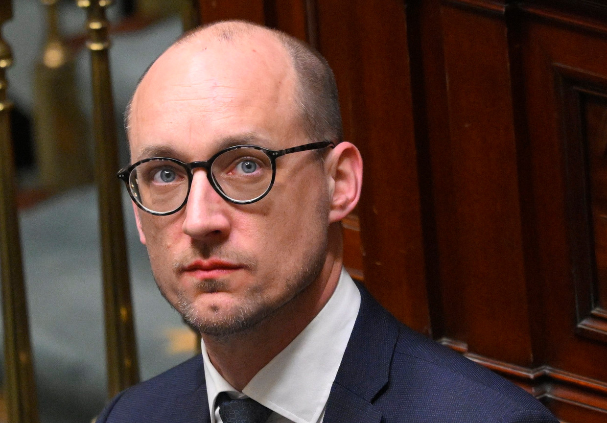 Als thuisblijven aantrekkelijker is dan werken: gaat het fiscaal plan van Van Peteghem hen ...