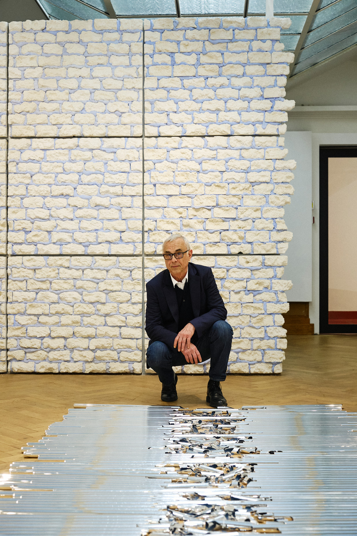 Speelvogel Michel François installeert totaalkunstwerk in Bozar