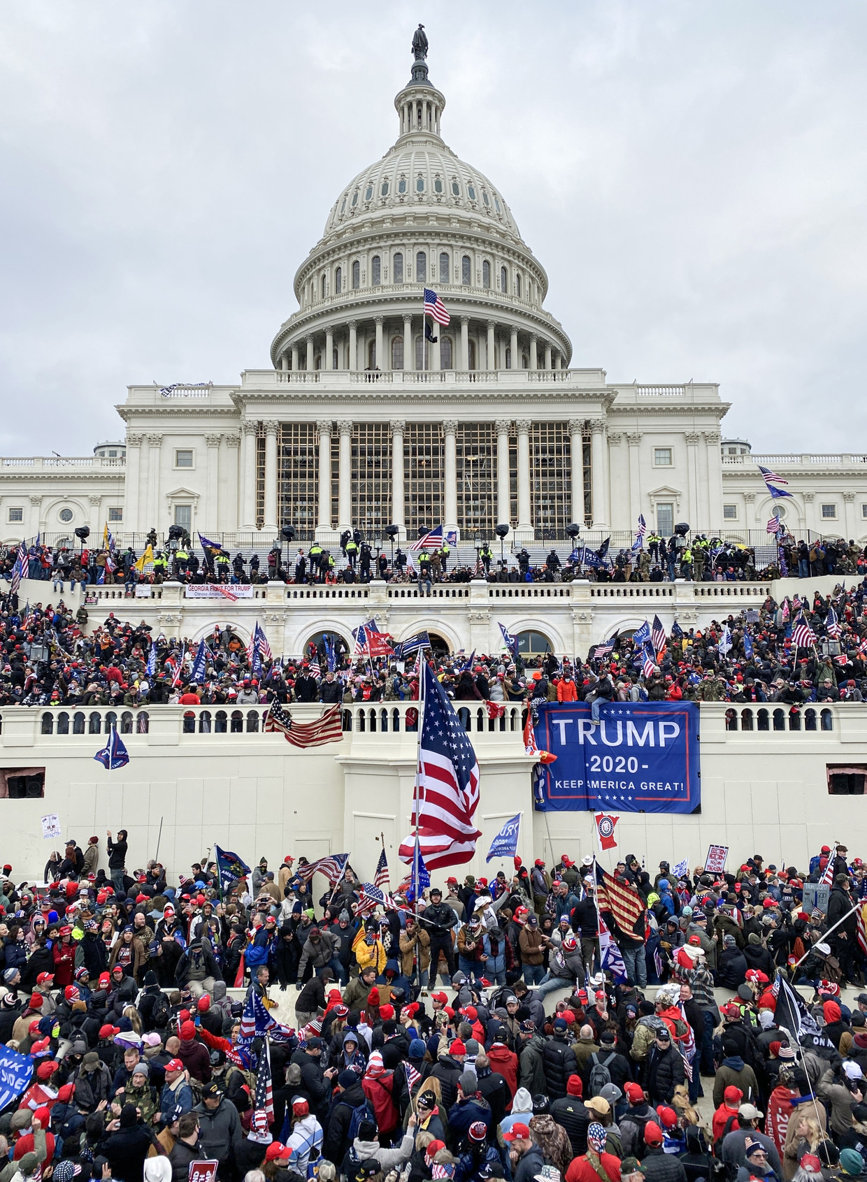 Wordt eindelijk duidelijk welke rol Trump speelde bij bestorming Capitool?