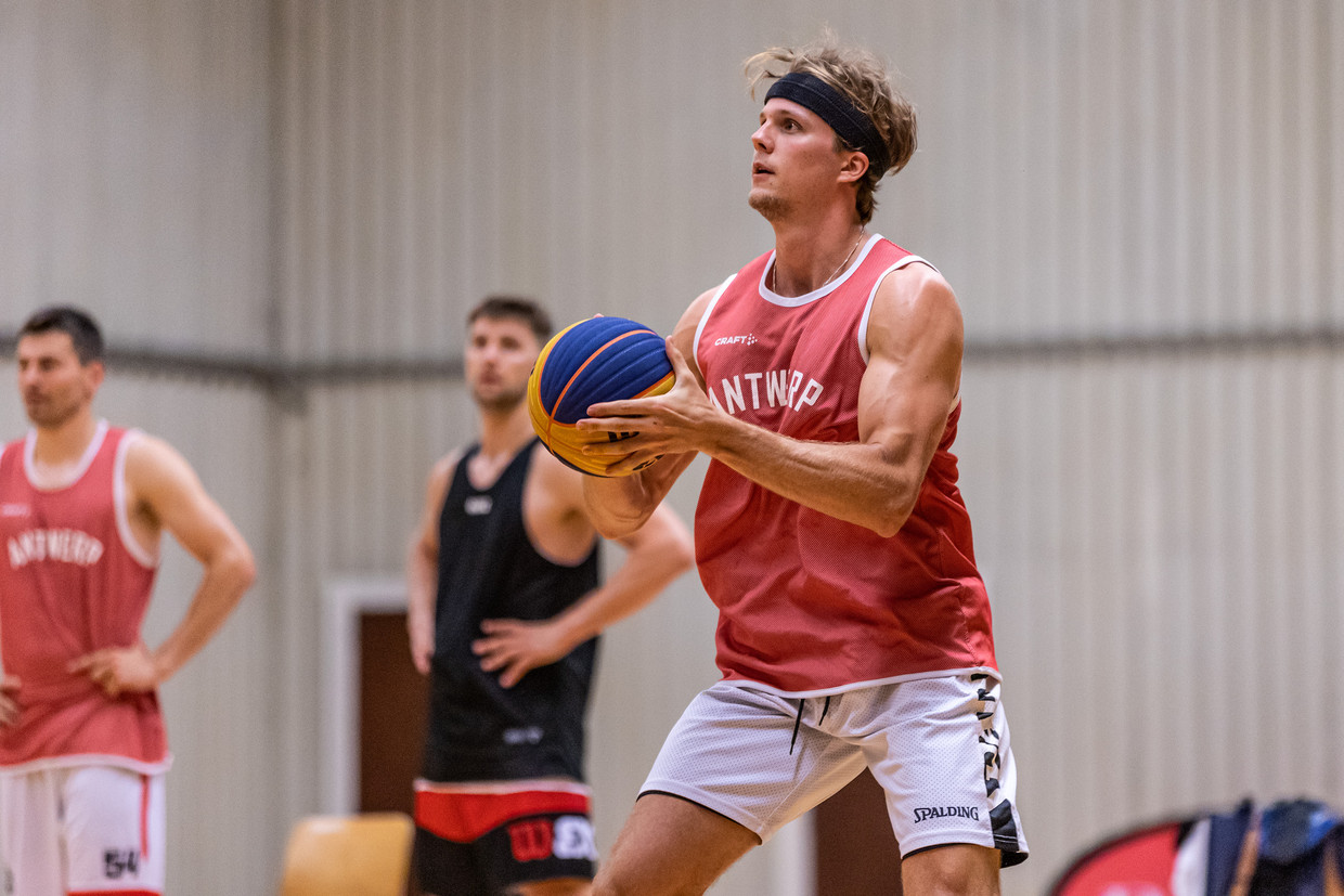 Na dolle rit speelt 3x3-prof Thibaut Vervoort voor zijn fans in ...