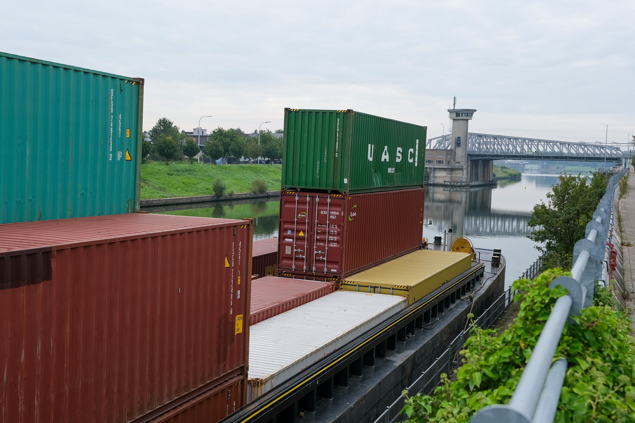‘Het schip was te hoog geladen’: containerschip Venjo vaart voor derde ...