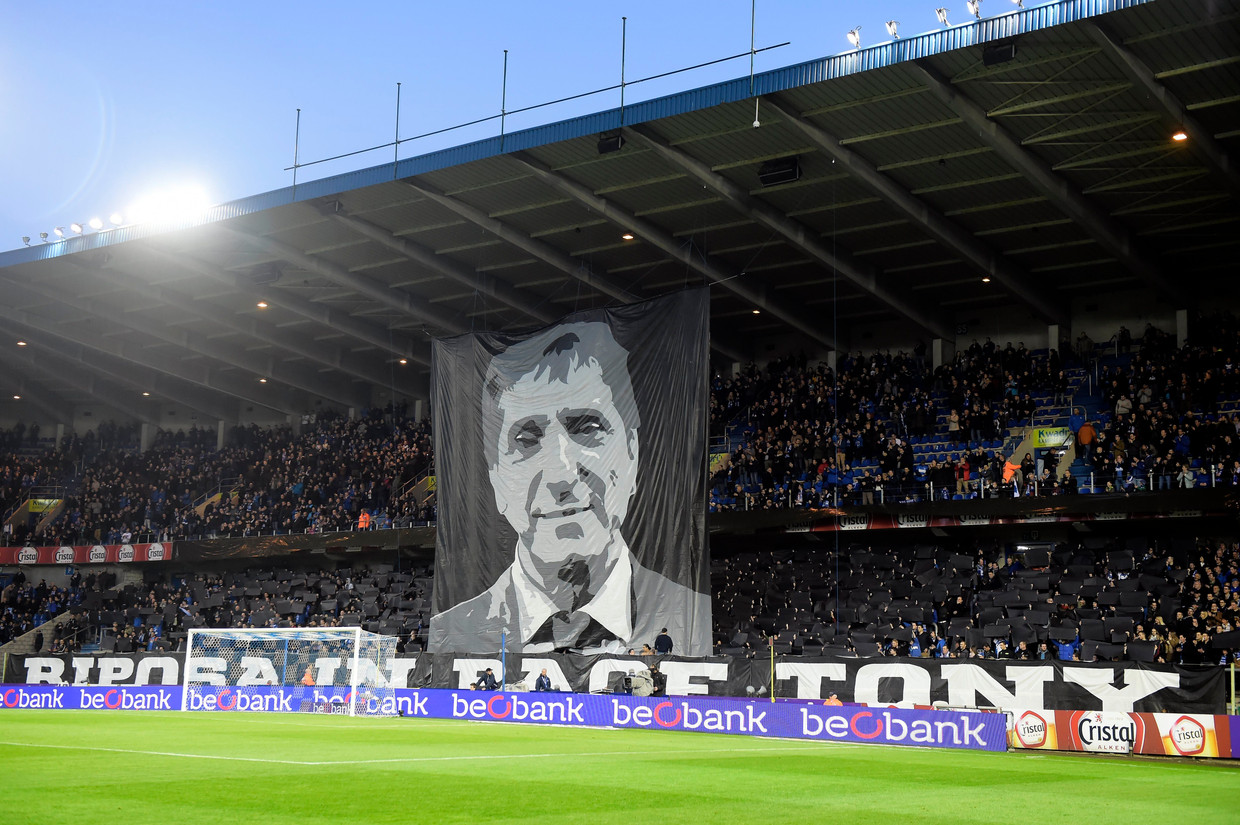 Genkfans ontvouwen prachtige tifo Tony Greco | De Morgen