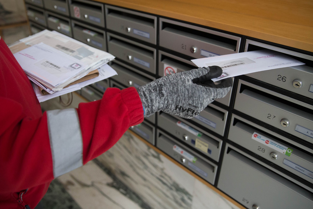 Roos (39) beschrijft hoe leven als postbode echt is: ‘Ik kreeg gisteren ...