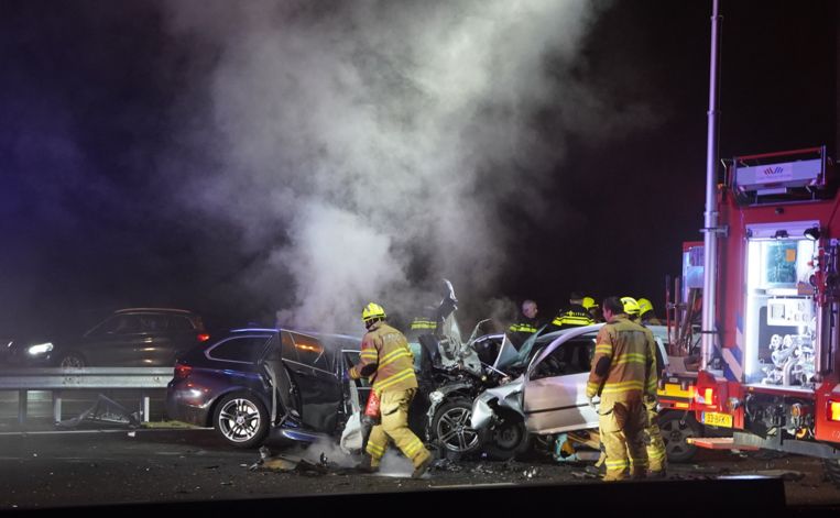 Drie doden, onder wie twee kinderen van 12 en 14 jaar oud, bij zwaar ongeval met spookrijder in ...