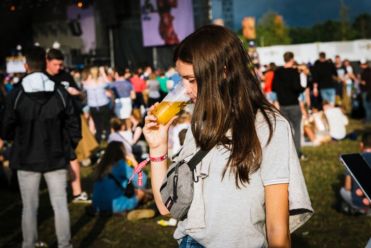 Dronkenschap op festivals: de ontnuchterende waarheid | De Morgen