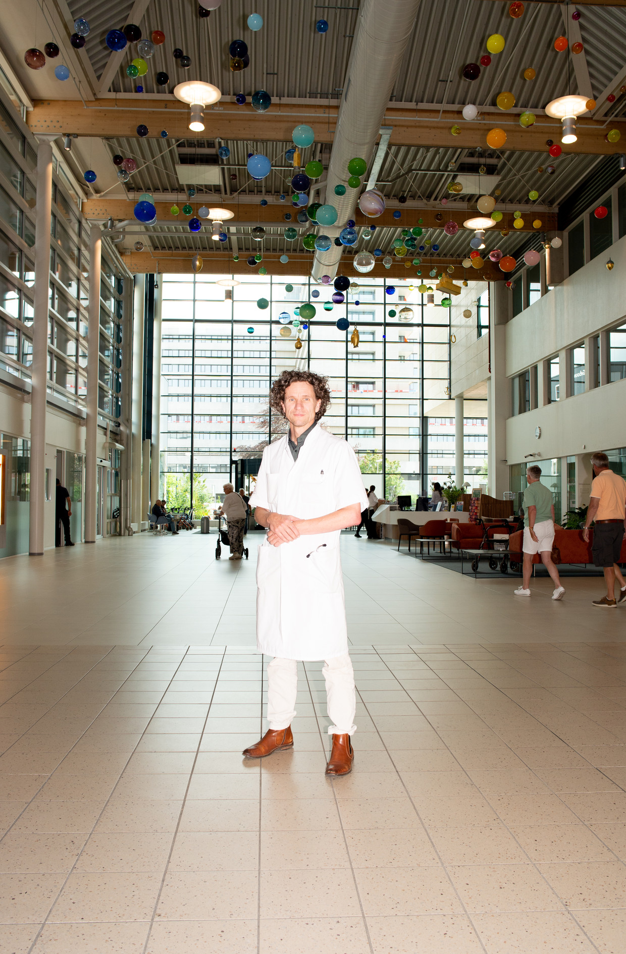 ‘Mijn moeder weigerde kankerbehandeling’: oncologen als Gabe Sonke ...