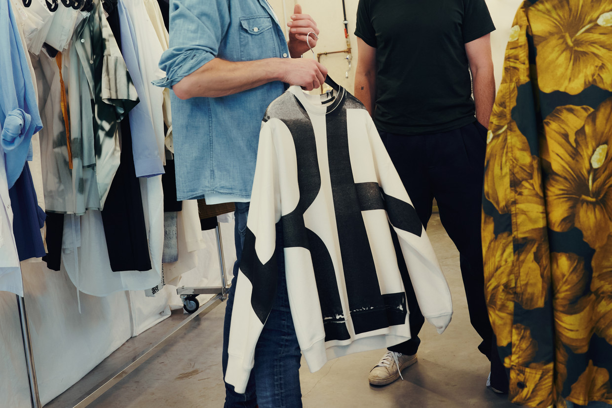 ‘Dat men hen profiteurs noemt, gaat er bij mij niet in’: Tim Van ...