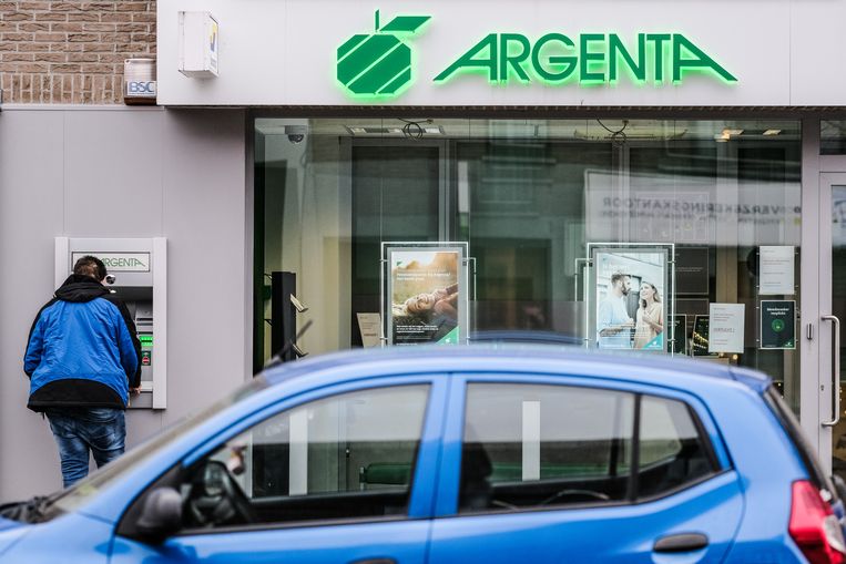 Staatsbon of spaarrekening? Bij Argenta in Gent is de keuze duidelijk: ‘Gisteren stonden ze tot ...