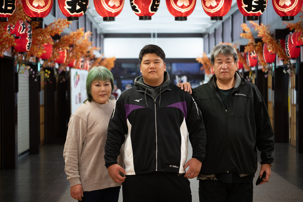 Japanse sumo’s worstelen met zichzelf | De Morgen