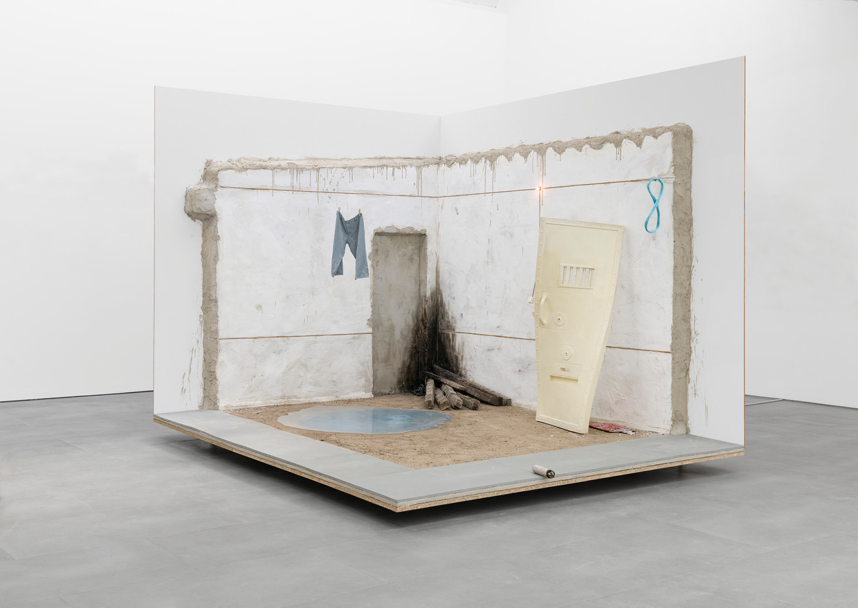 Speelvogel Michel François installeert totaalkunstwerk in Bozar