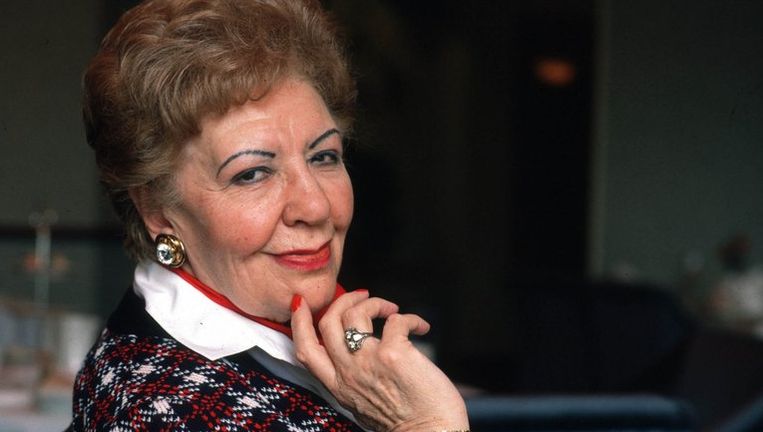 Biografie van zangeres La Esterella | De Morgen