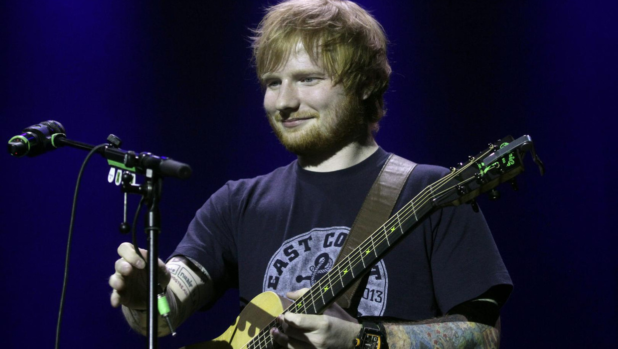Ed Sheeran schrijft muziekgeschiedenis: op nummer 1 én 2 in Britse hitlijst