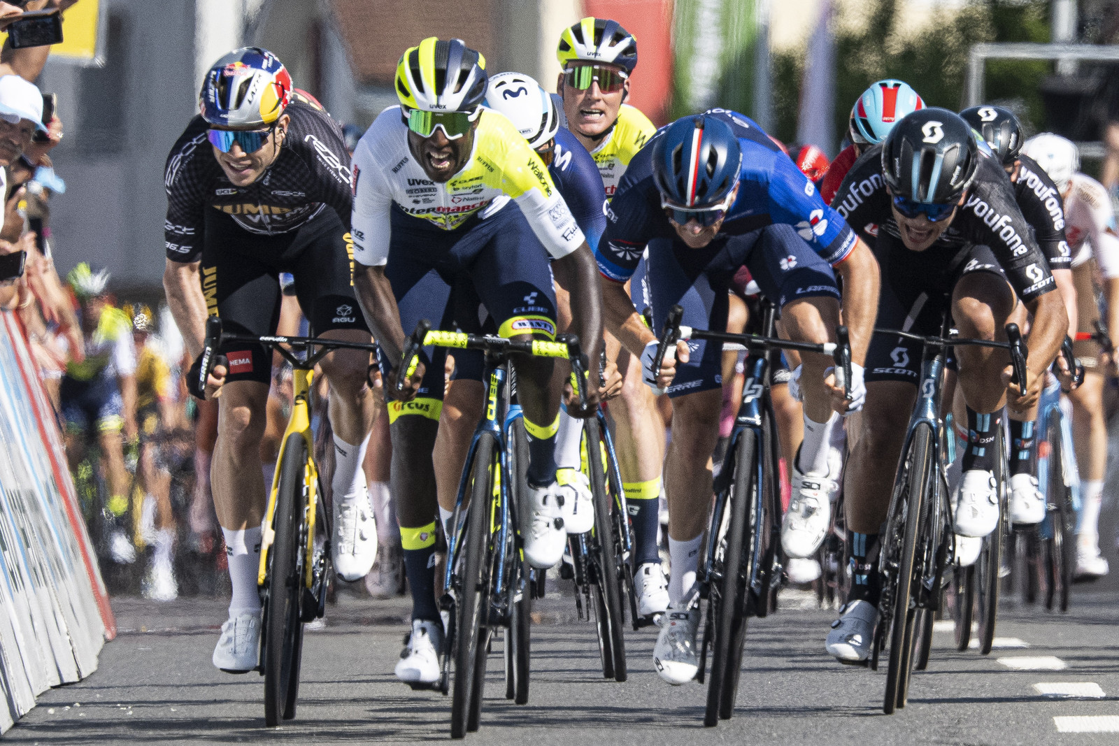 Sprint Van Aert op de Champs-Elysées eind juli? Dat wordt nog een zware ...