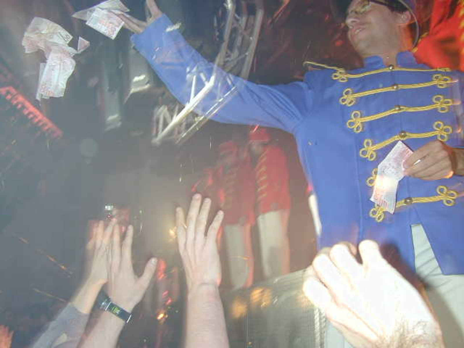 Een miljoen frank in de lucht en sportzakken vol cash: Streamz keert ...